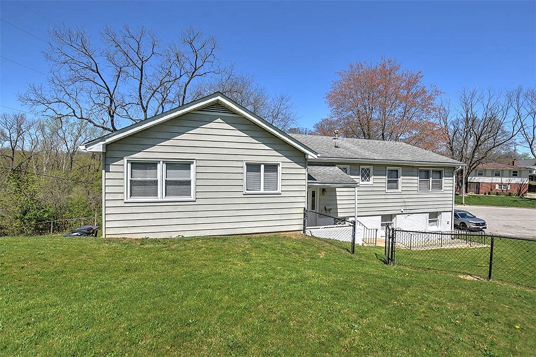 2315 Hoyt Ct, Decatur, IL 62526 | MLS #6241246 | Zillow