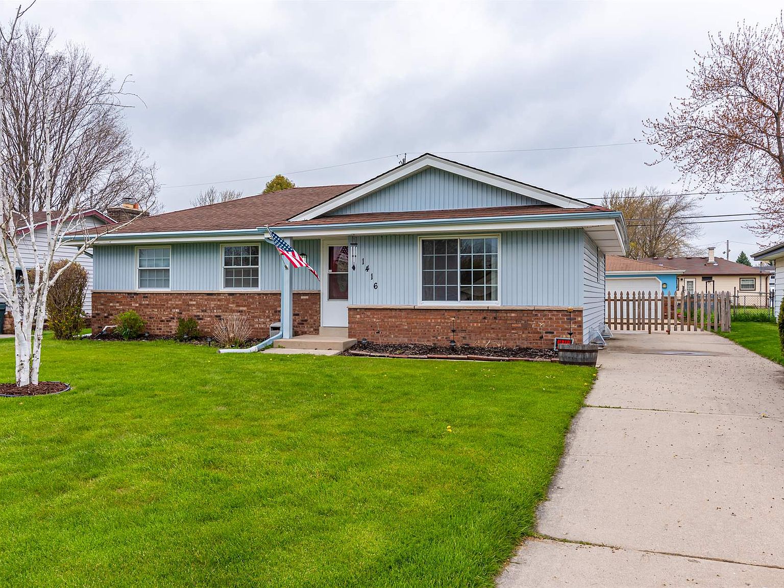1416 Sherman Ave, South Milwaukee, WI 53172 | Zillow