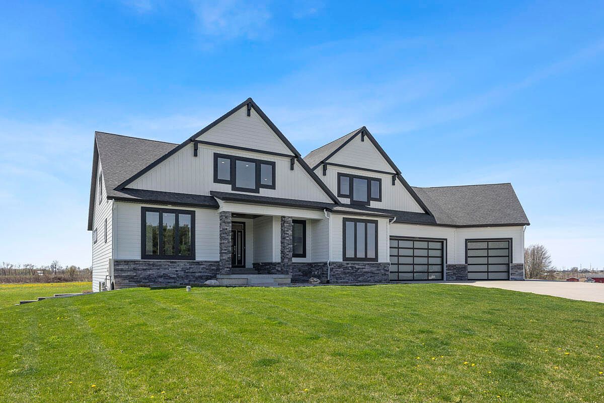 7010 Riley St, Zeeland, MI 49464 | MLS #24018183 | Zillow