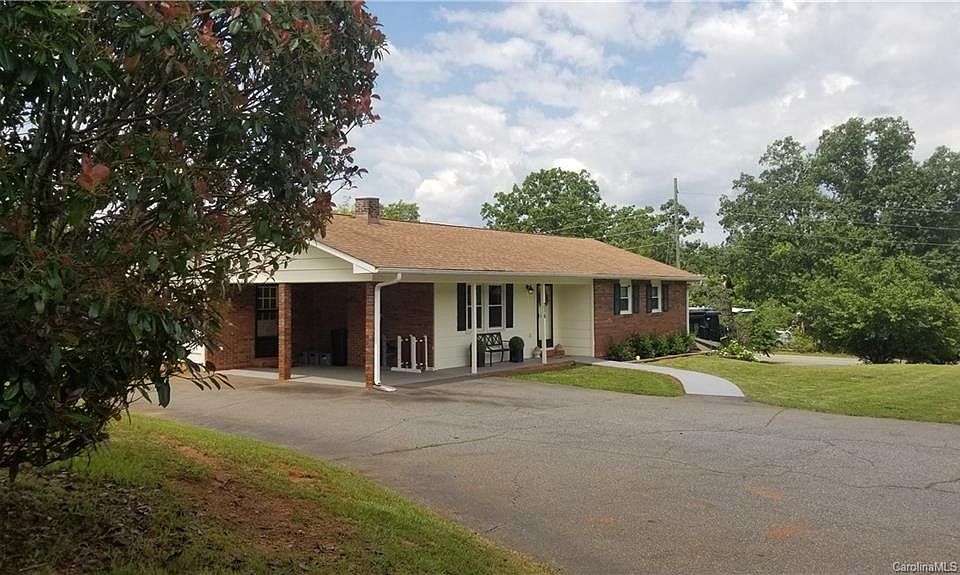 236 Pea Ridge Rd, Mill Spring, NC 28756 | Zillow