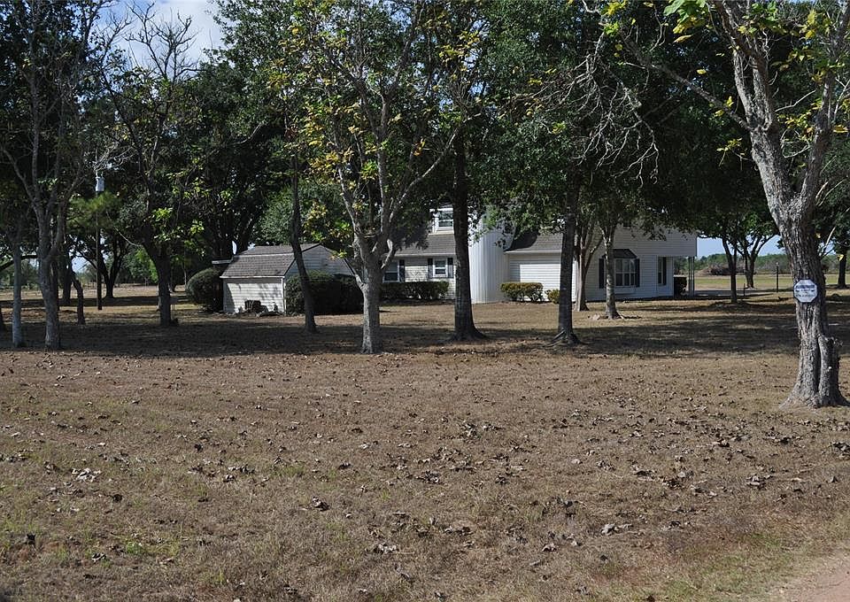 1713 Woody Ln, Sealy, TX 77474 | MLS #95281571 | Zillow
