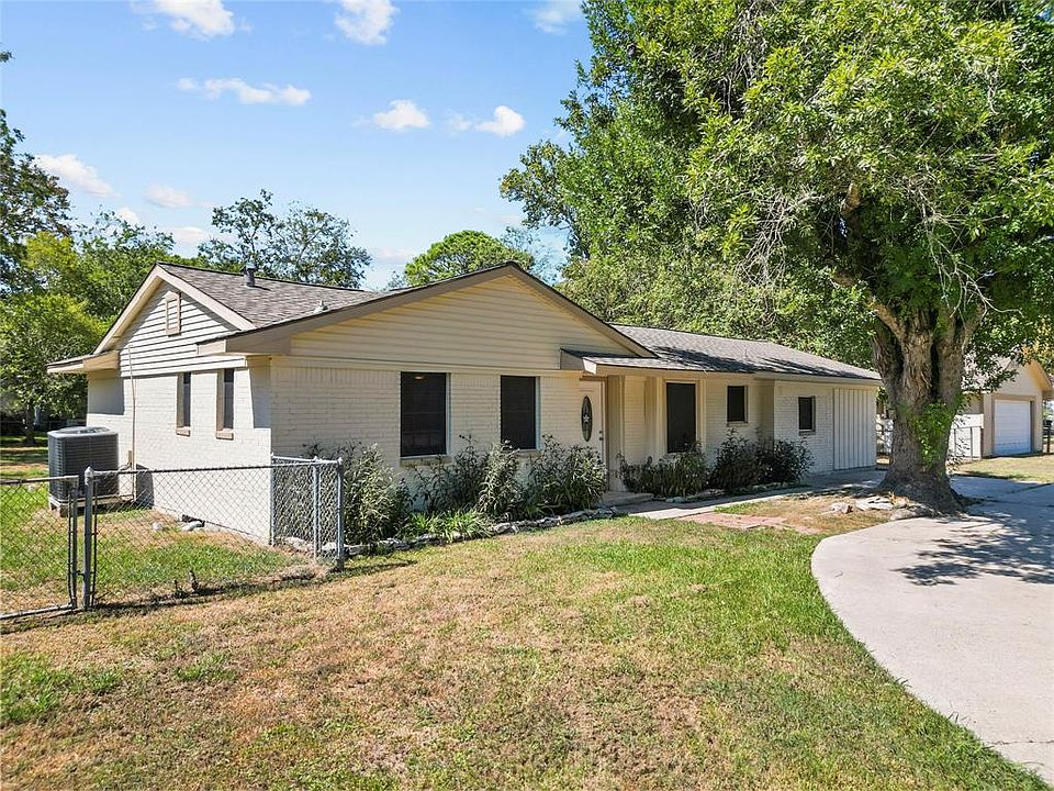 12303 23rd St, Santa Fe, TX 77510 | MLS #62303086 | Zillow