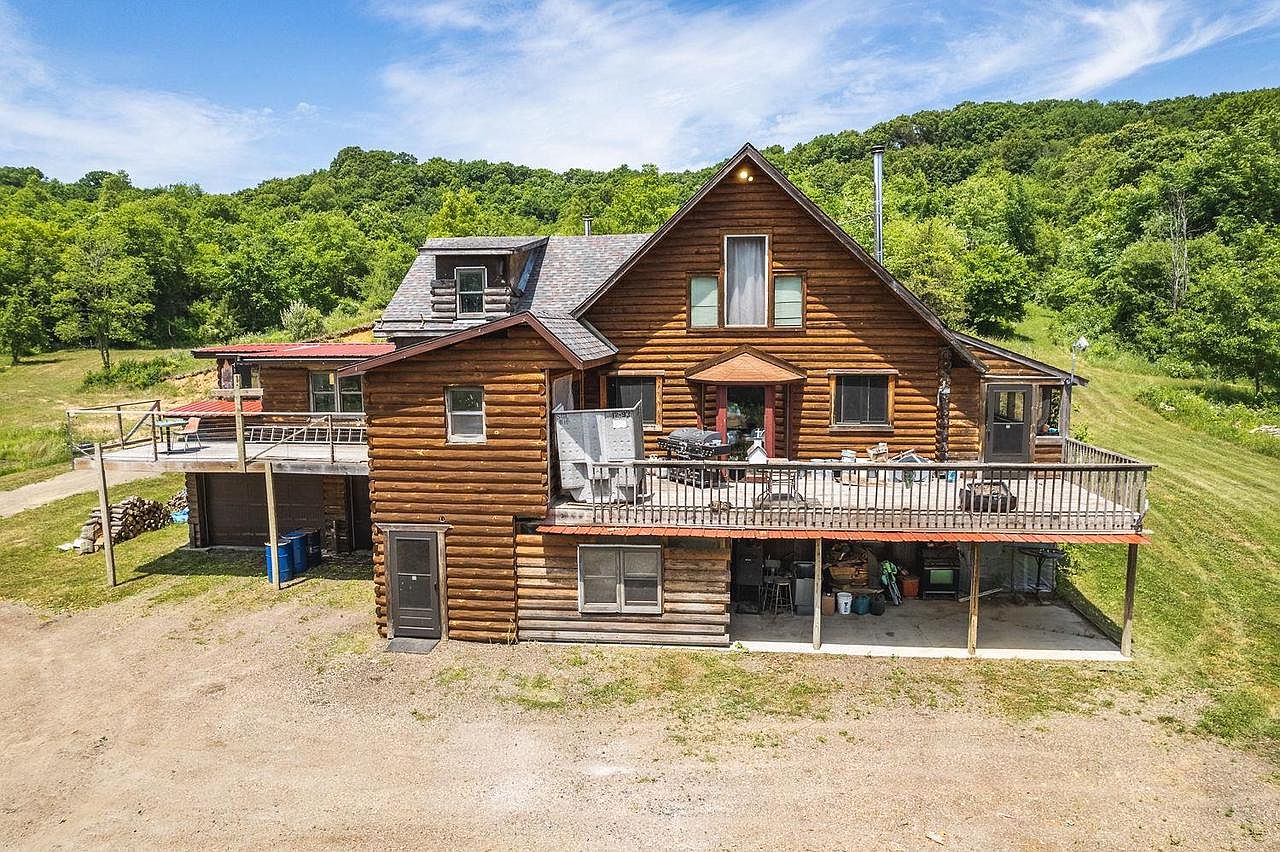 33996 Hickory Glen Road, Hillpoint, WI 53937 | MLS #1957189 | Zillow