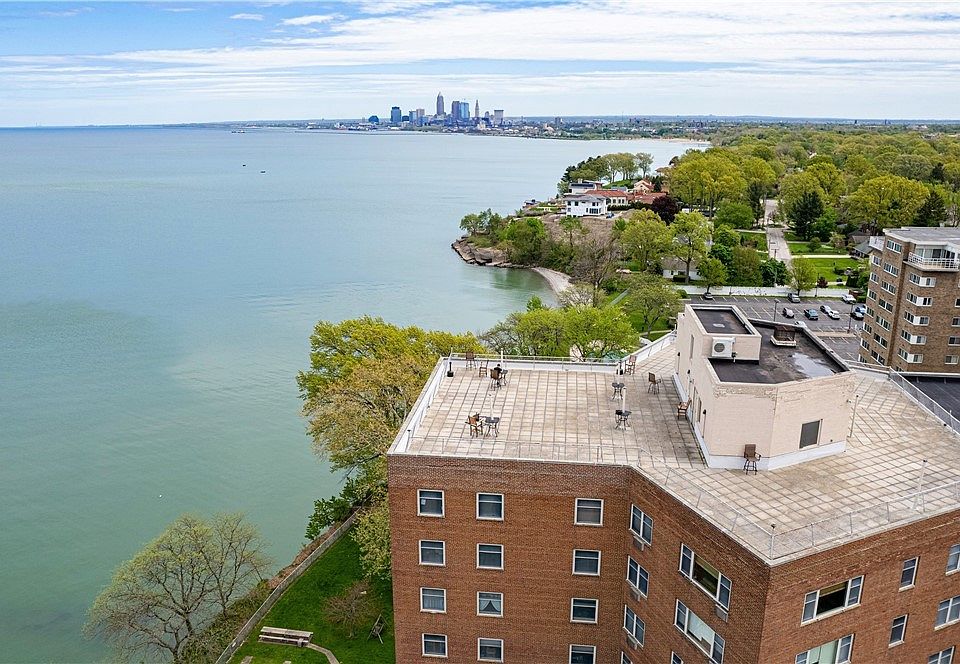 11820 Edgewater Dr APT 210, Lakewood, OH 44107 | Zillow