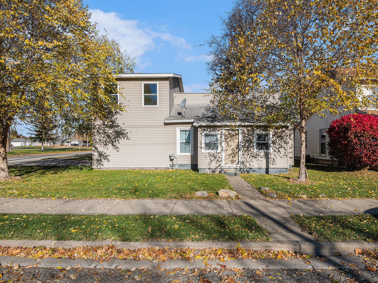 521 Spring St SE, Lowell, MI 49331 | Zillow