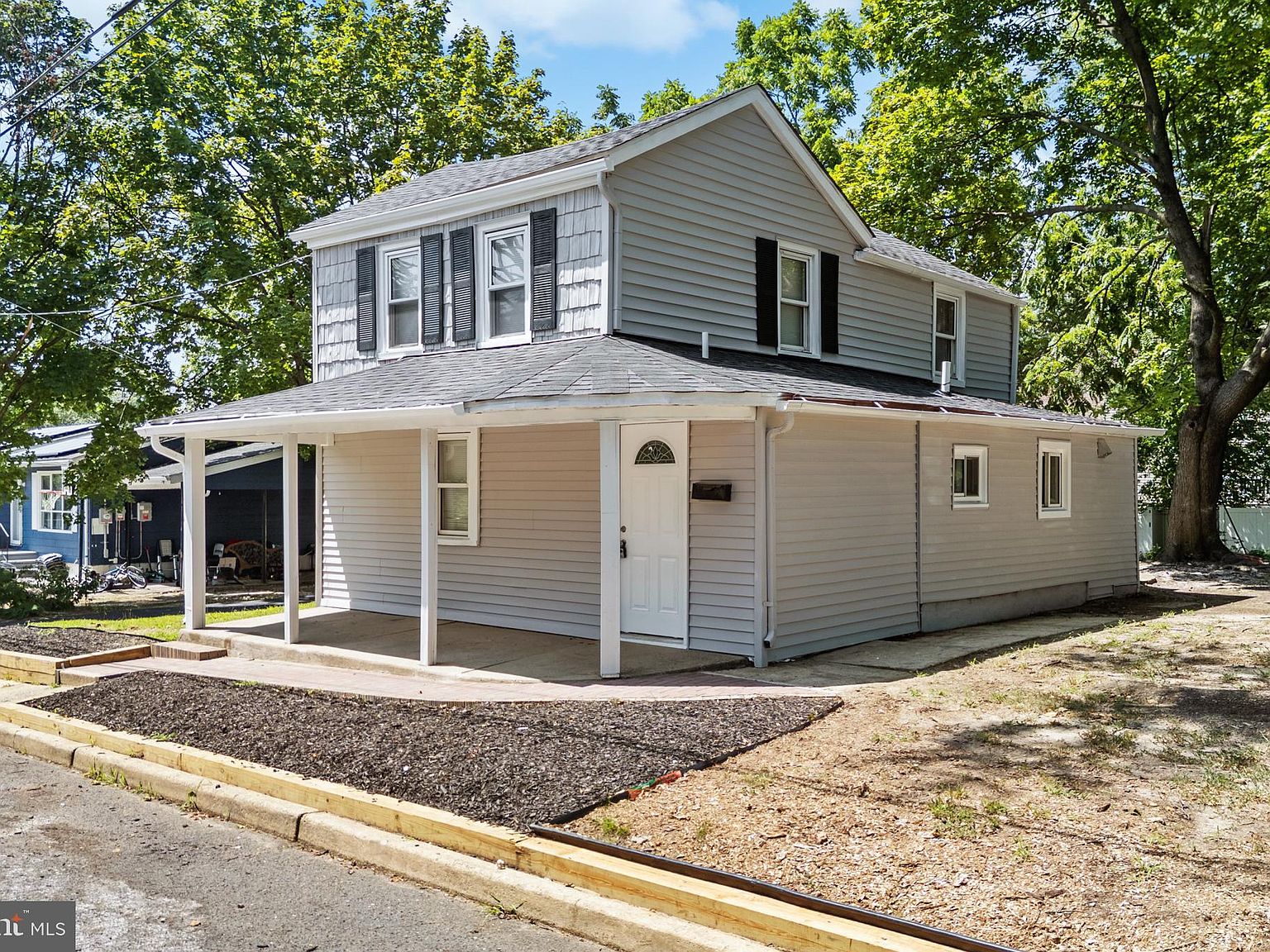 27 E Phoenix Ave, Lawnside, NJ 08045 | Zillow