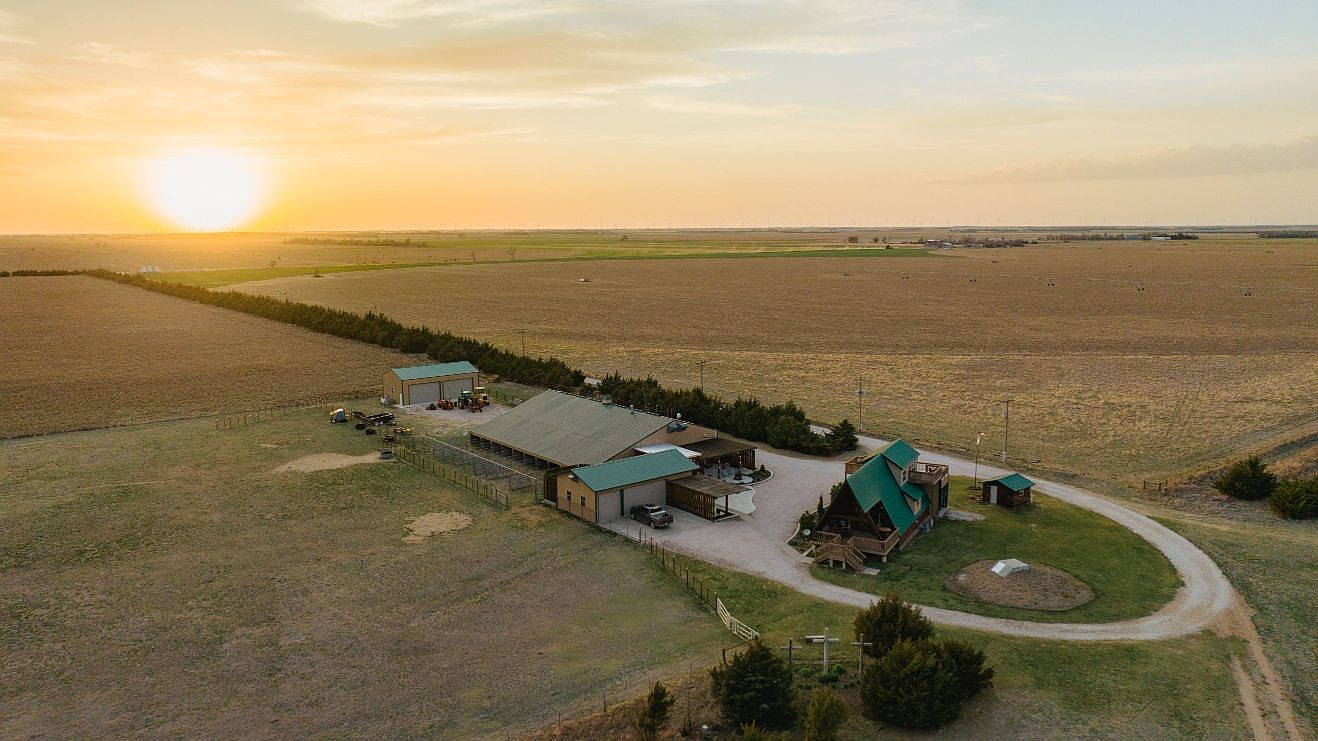 2286 20th Ave, Offerle, KS 67563 | MLS #11170777 | Zillow