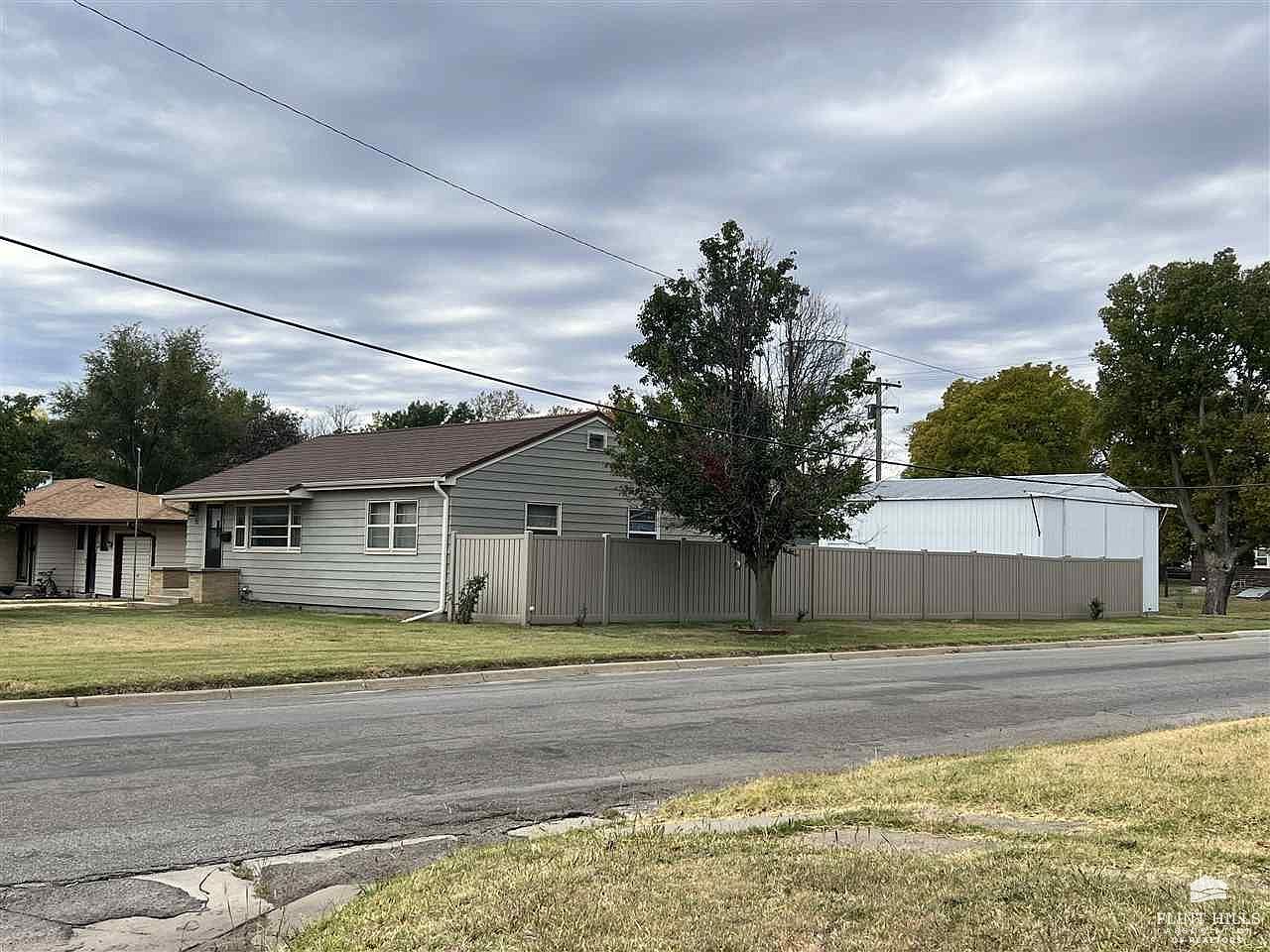 721 N Pine St, Beloit, KS 67420 | MLS #20240223 | Zillow