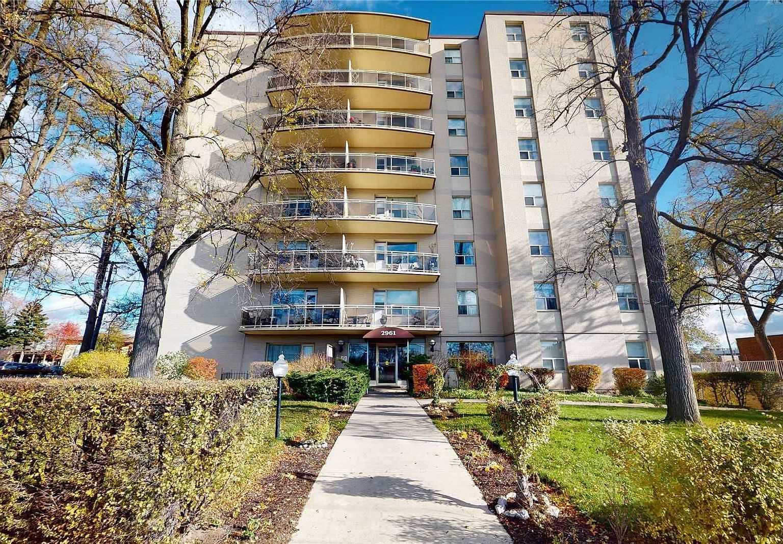 2961 Dufferin St #601, Toronto, ON M6B 3T2 | Zillow