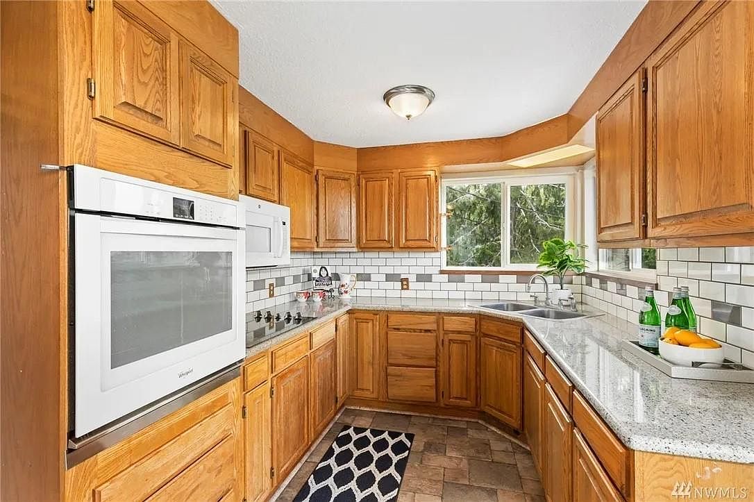 3991 E Grapeview Loop Rd, Grapeview, WA 98546 | Zillow