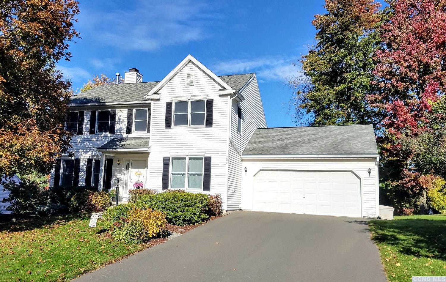 208 S Springhurst Dr, East Greenbush, NY 12061 | Zillow