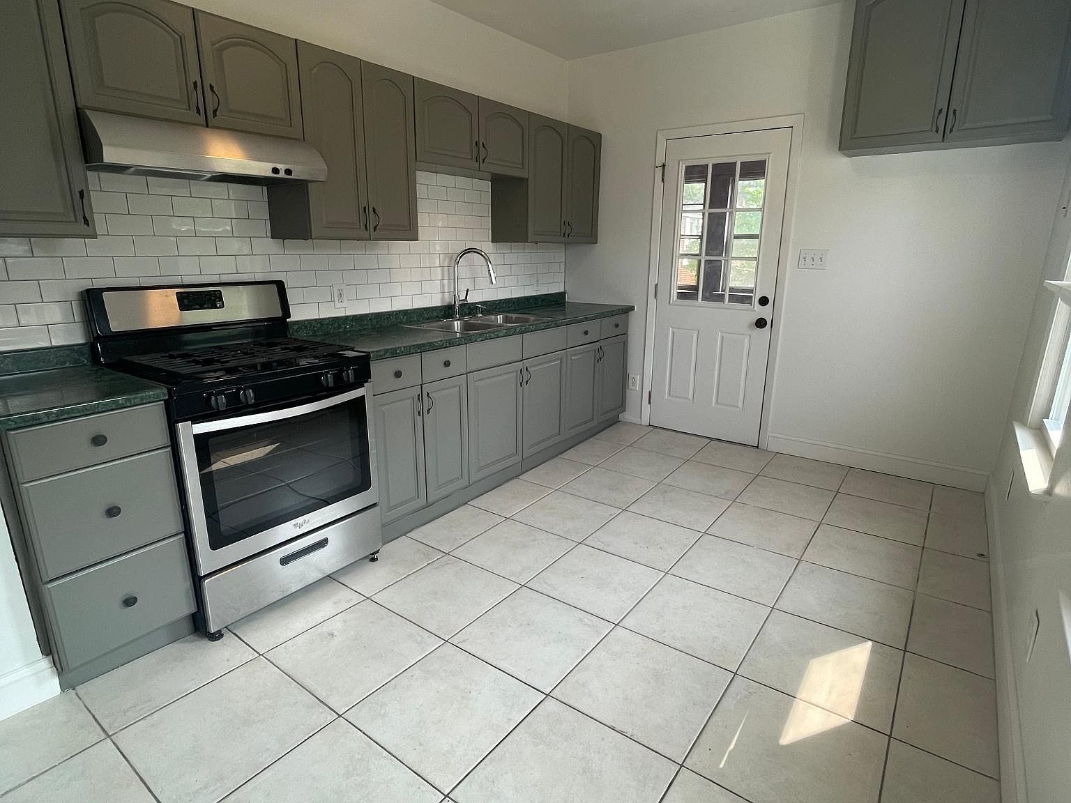 447 Maple Ave FLOOR 2, Linden, NJ 07036 | Zillow