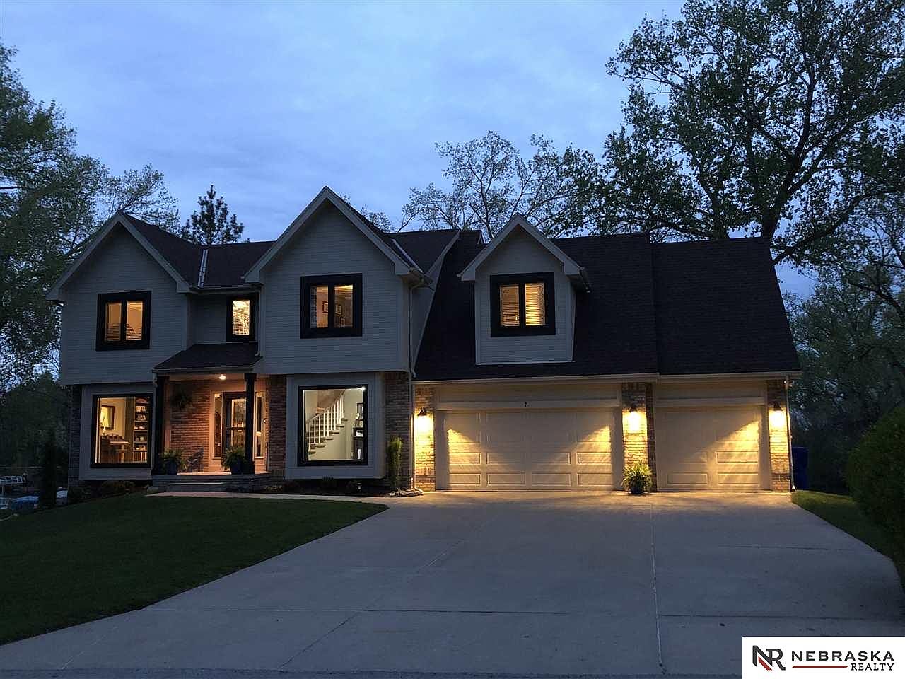 7 Ginger Woods Cir, Valley, NE 68064 | Zillow