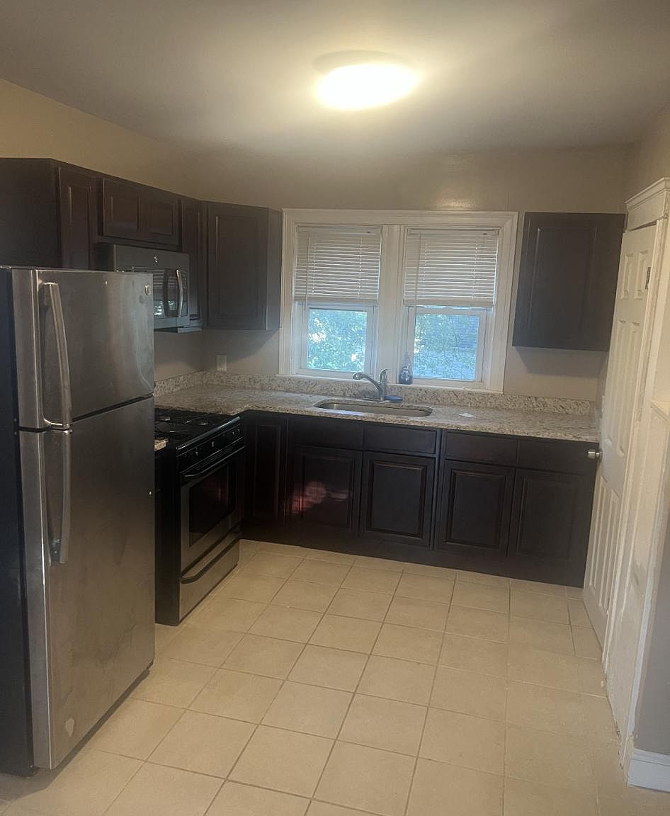 20 Benedict Rd FLOOR 2, Warwick, RI 02888 | Zillow
