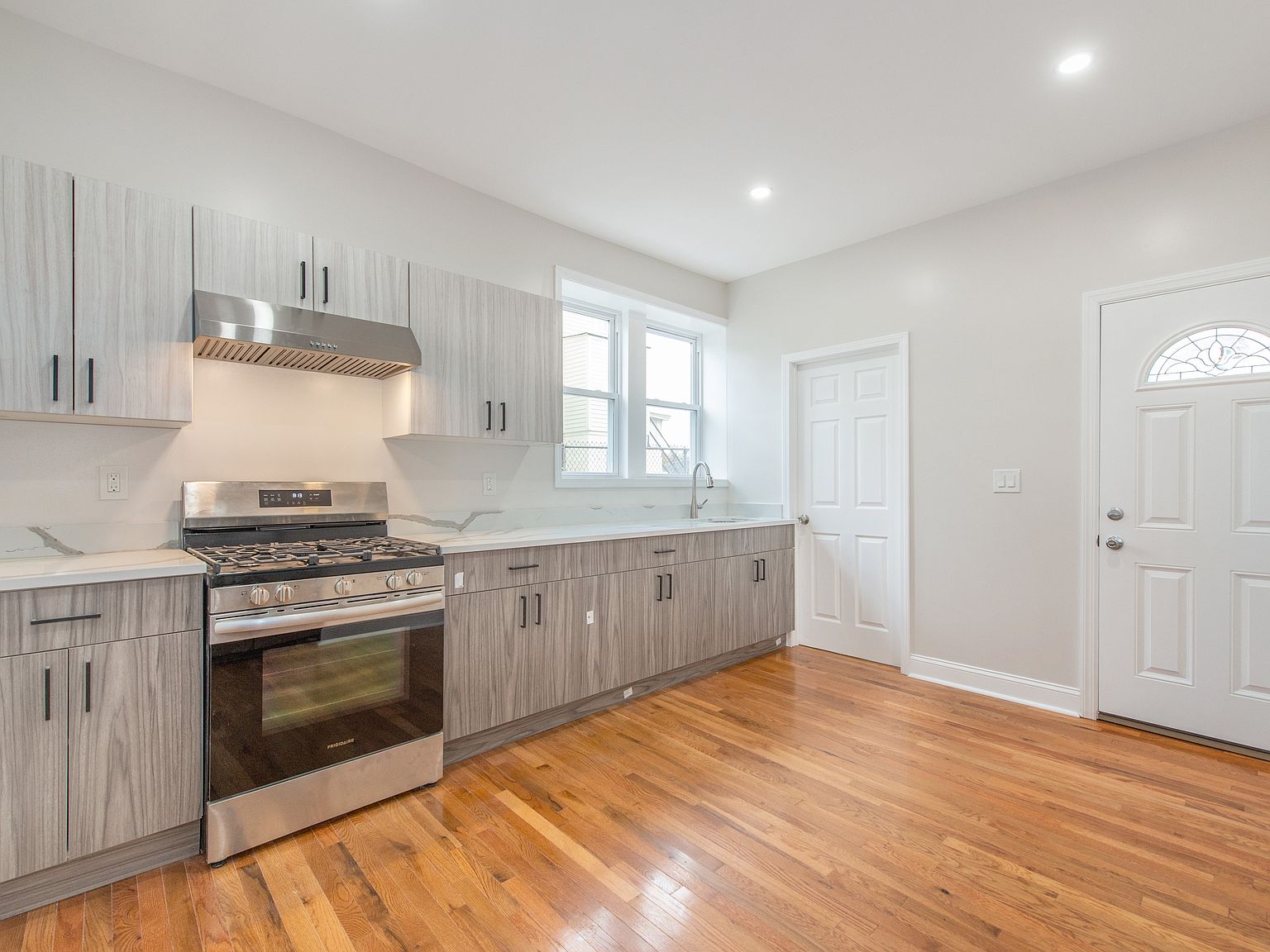 129 Maple Ave APT 2, Montclair, NJ 07042 | Zillow