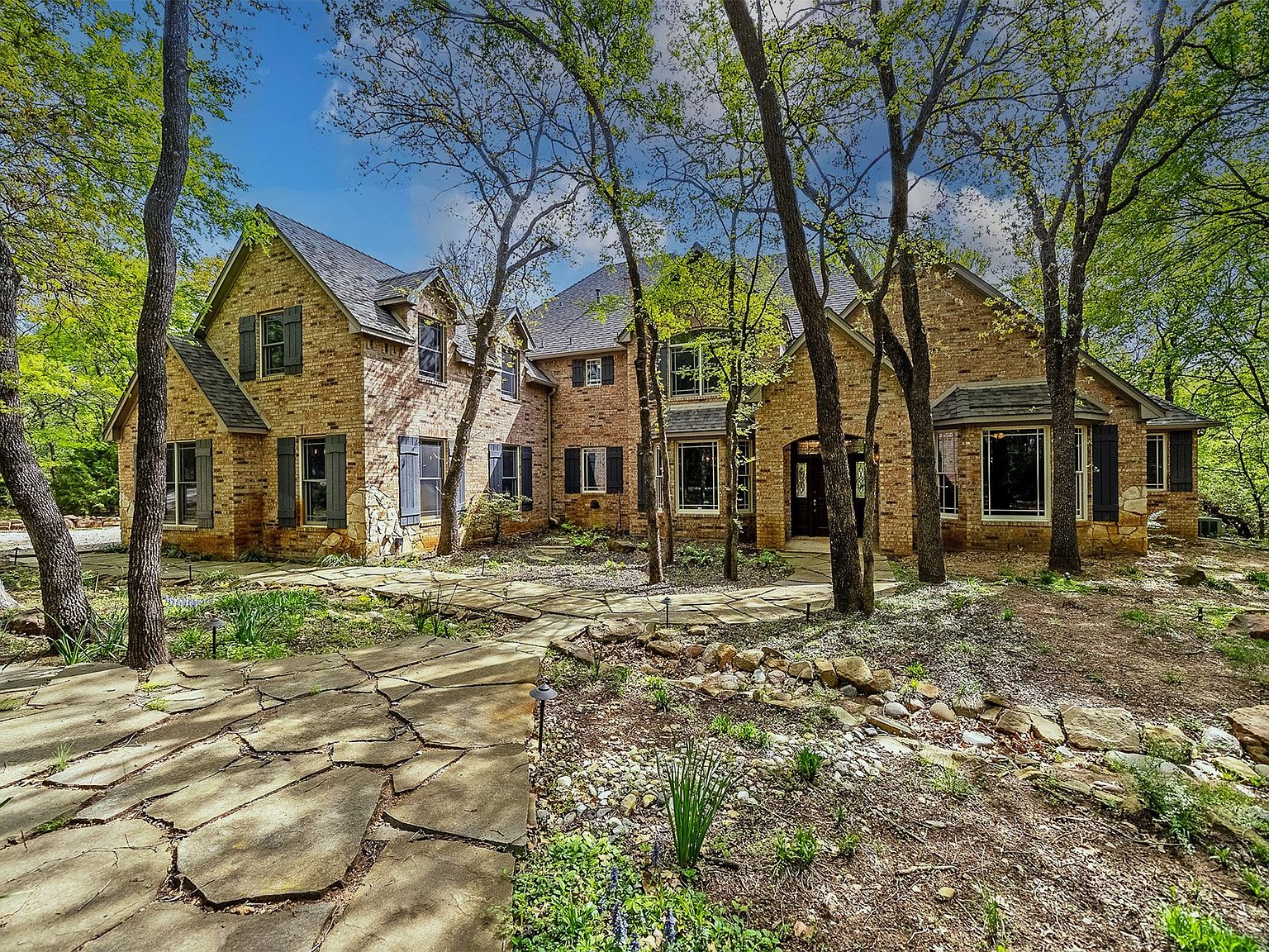 811 Oak Meadow Ct, Oak Point, TX 75068 | MLS #20619107 | Zillow