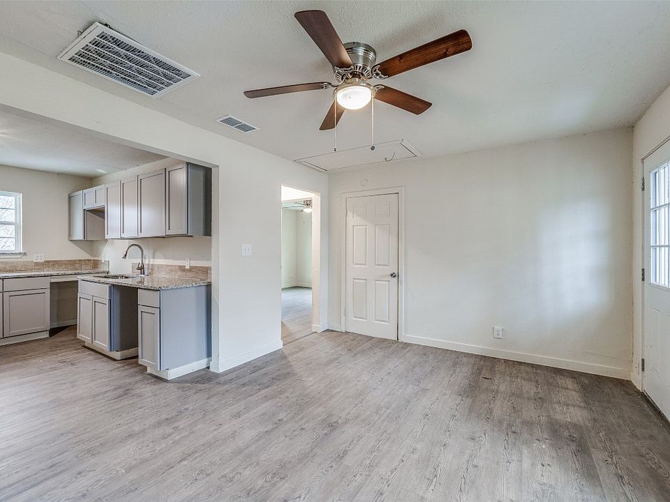 2704 Bolivar St, Denton, TX 76201 | MLS #20262055 | Zillow