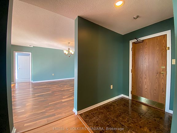 5100 Dorchester Rd #PENTHOUSE 804-4, Niagara Falls, ON L2E 7H4 | Zillow