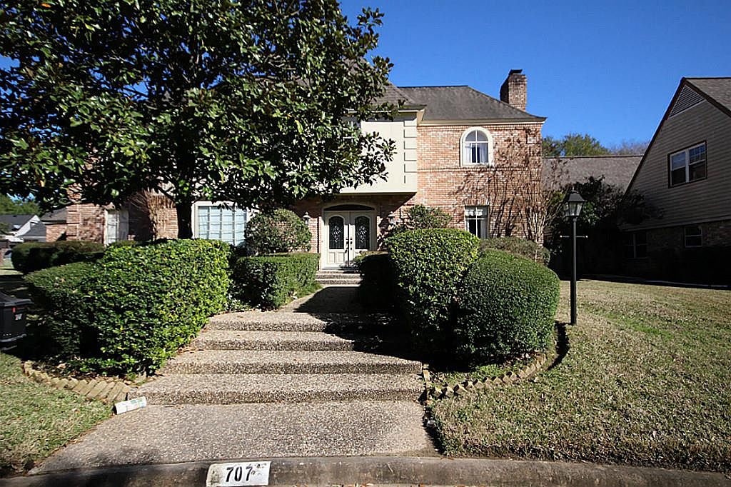 707 Kahlden Ct, Houston, TX 77079 | Zillow