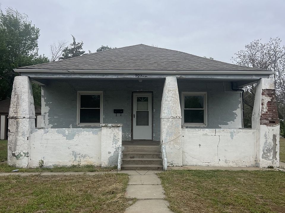 903 17th St, Woodward, OK 73801 | Zillow