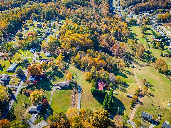 715 Hammond Ave, Mount Carmel, TN 37645 | MLS #9958751 | Zillow