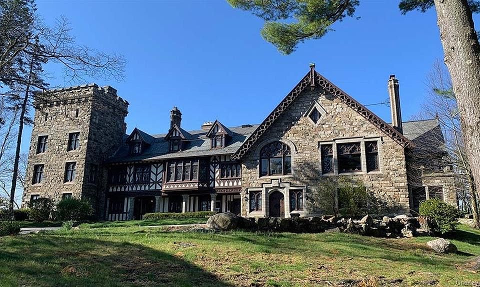 61 Crows Nest Rd, Tuxedo Park, NY 10987 | Zillow