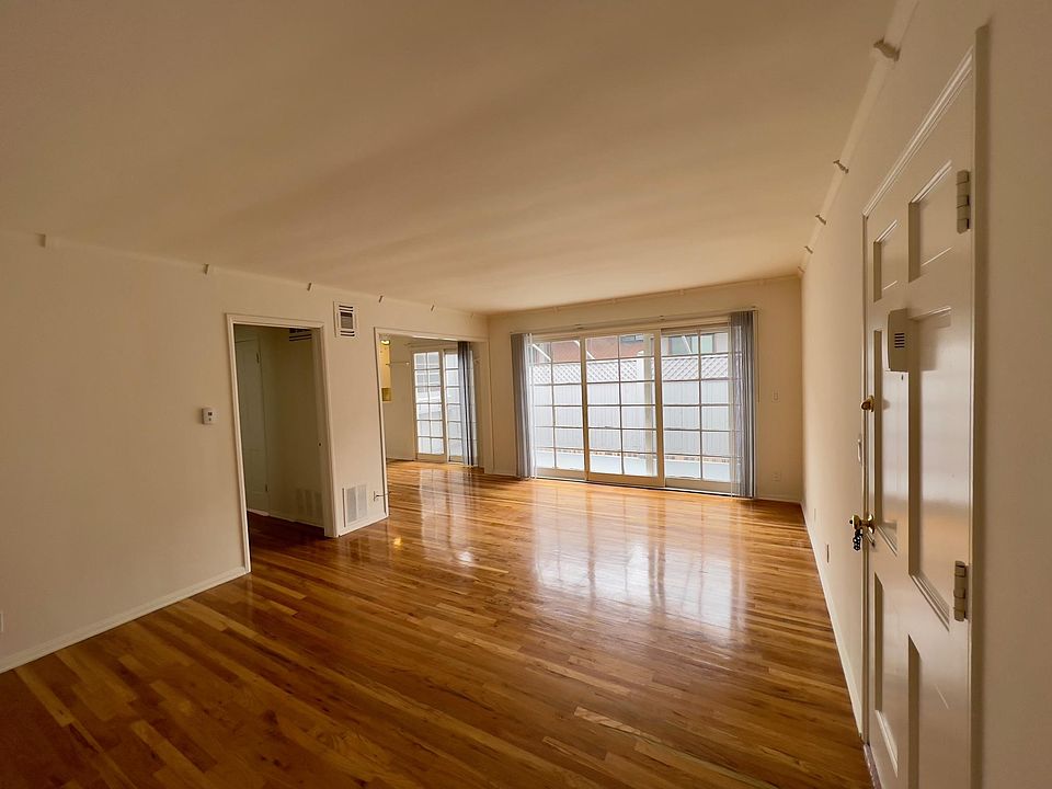 12934 Valleyheart Dr APT 8, Studio City, CA 91604 | Zillow
