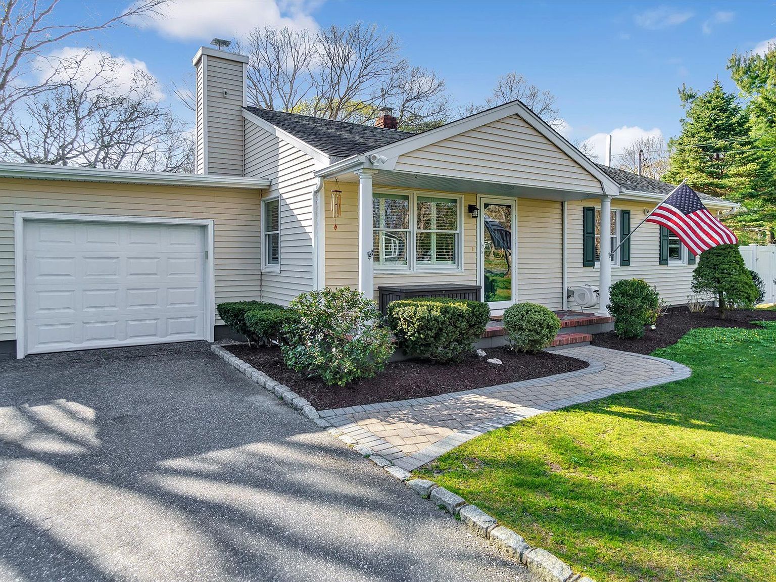 37 Summit Blvd, Westhampton, NY 11977 | Zillow