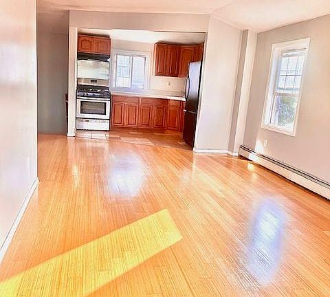 16815 144th Ter FLOOR 2, Jamaica, NY 11434 | Zillow