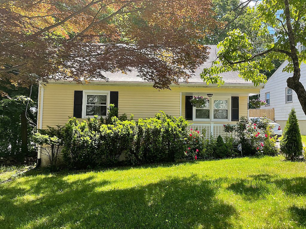 357 Queen St, Bridgeport, CT 06606 | Zillow