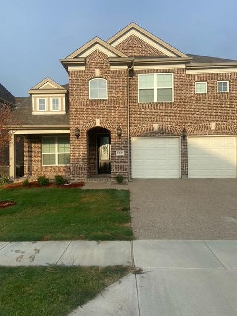 1370 Silverthorn Trl, Justin, TX 76247 | Zillow