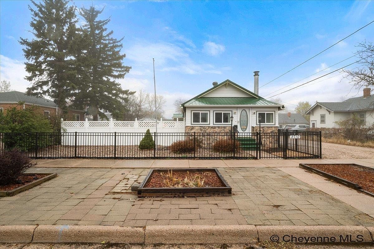 2710 Maxwell Ave, Cheyenne, WY 82001 | Zillow