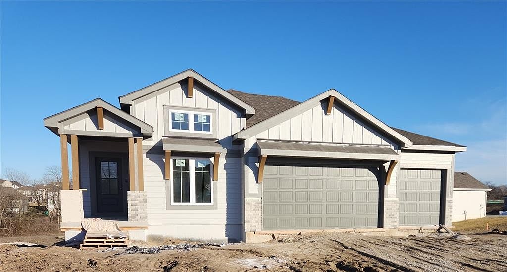 10741 N Bell St, Kansas City, MO 64155 | Zillow