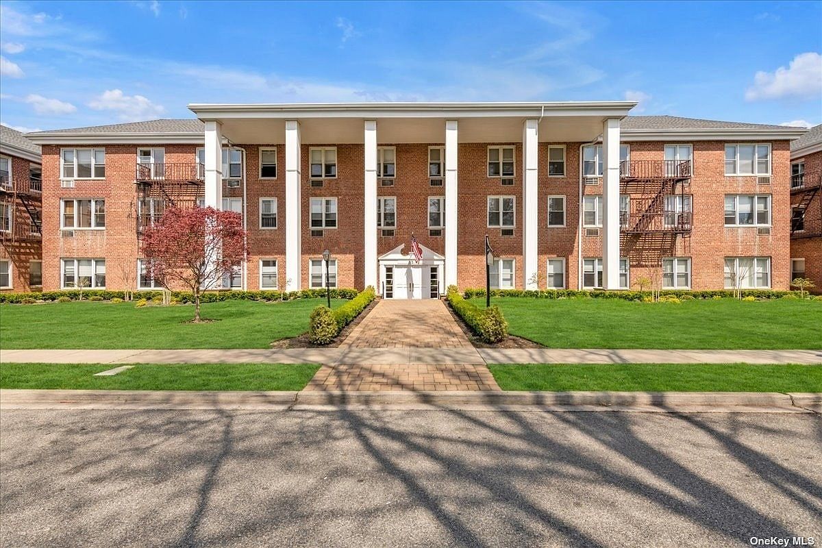 55 Lenox Road UNIT 2J, Rockville Centre, NY 11570 | Zillow