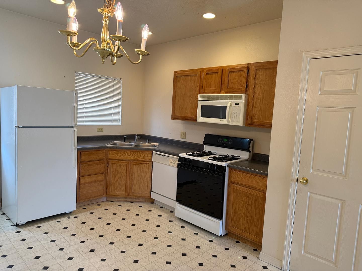 4310 Sabana Grande Ave SE APT B, Rio Rancho, NM 87124 | Zillow