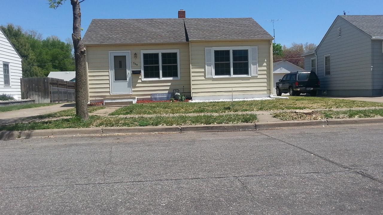 529 Montrose St, Salina, KS 67401 | Zillow