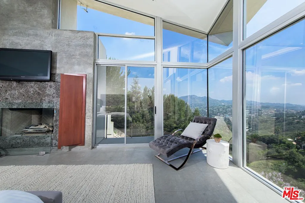 Abandoned: Inside Mary J. Blige's Former Hollywood Hills Mansion ...