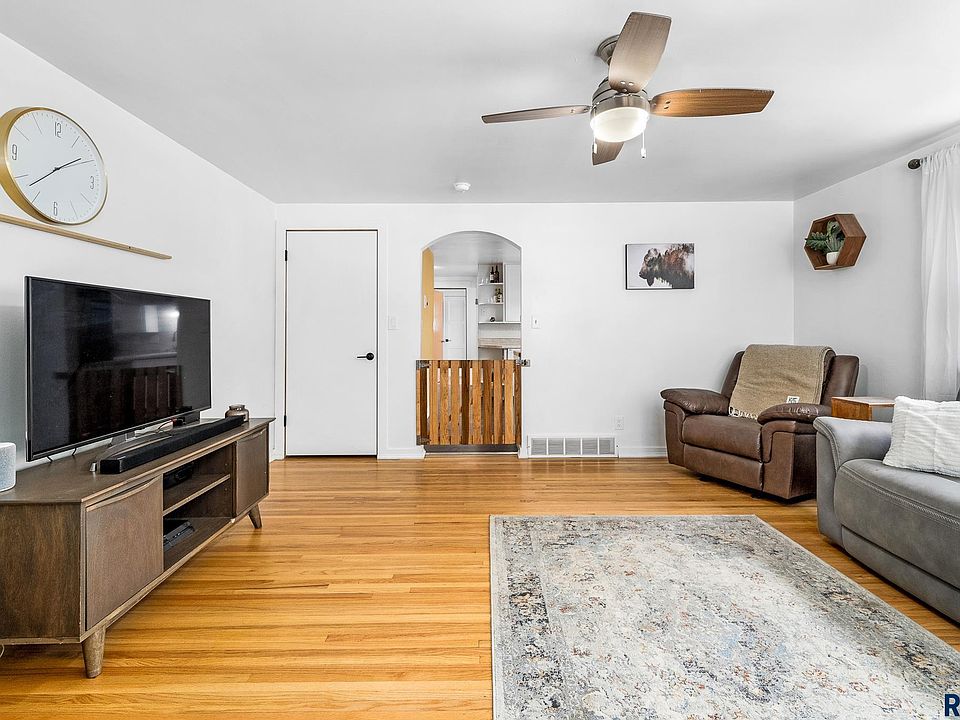 915 N Spring Ave, Sioux Falls, SD 57104 | MLS #22305358 | Zillow