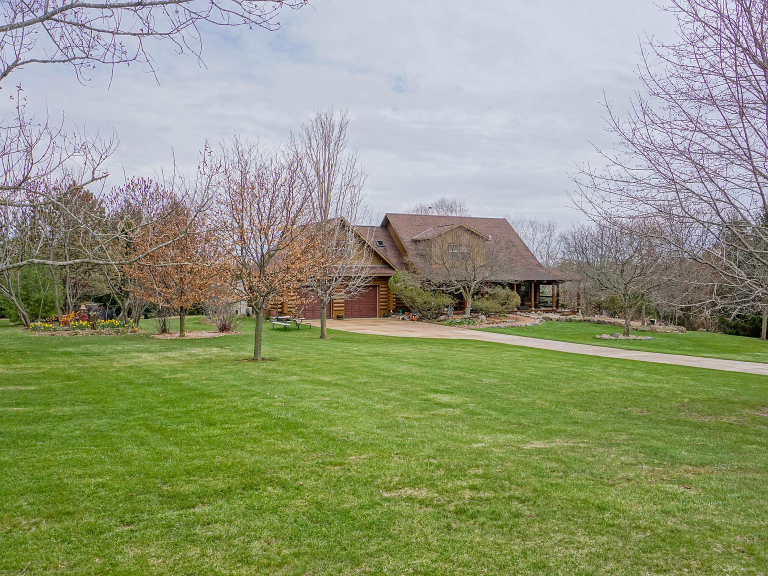 5280 Augustine Pointe Ct, Colgate, WI 53017 | Zillow