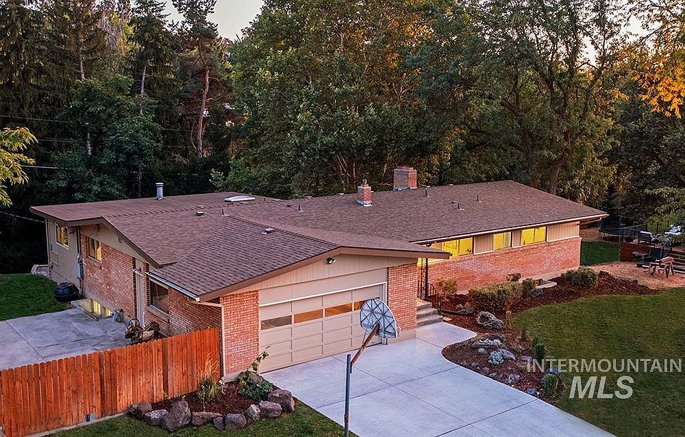 3322 N Crane Creek Rd, Boise, ID 83702 | Zillow