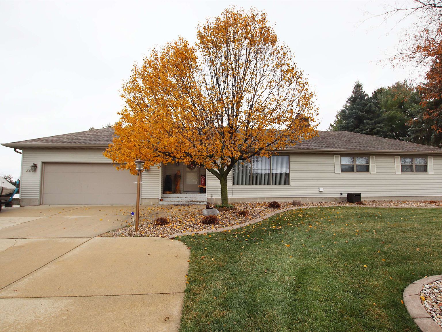 325 Oak St, Oakfield, WI 53065 | MLS #50284575 | Zillow