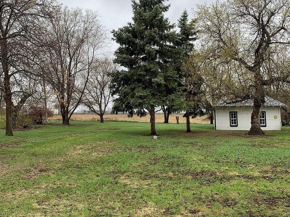 18 Western Ave, Gilby, ND 58235 | Zillow