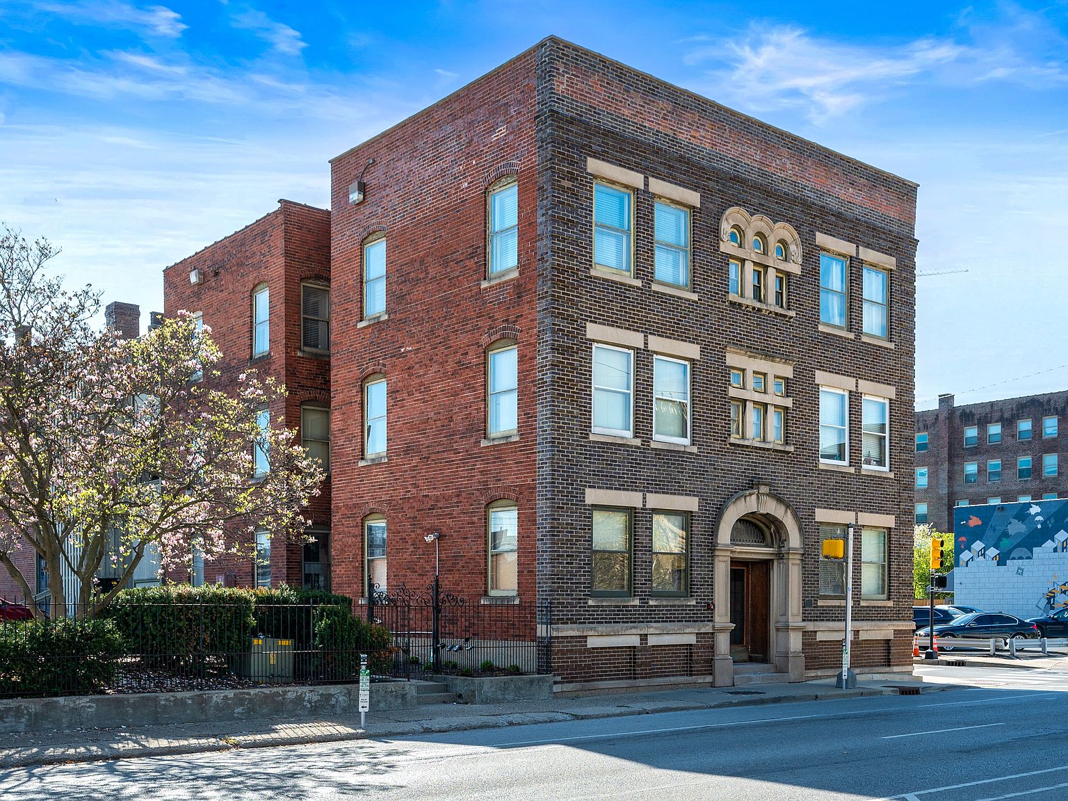 108 E Saint Clair St APT E, Indianapolis, IN 46204 | Zillow
