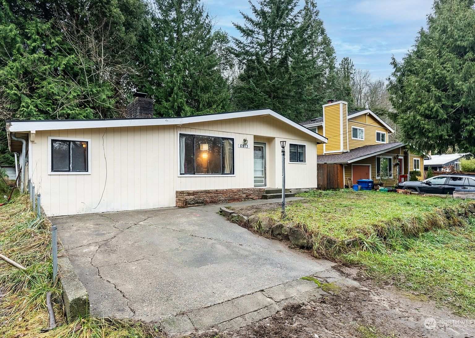 6913 25th Avenue SW, Seattle, WA 98106 | Zillow
