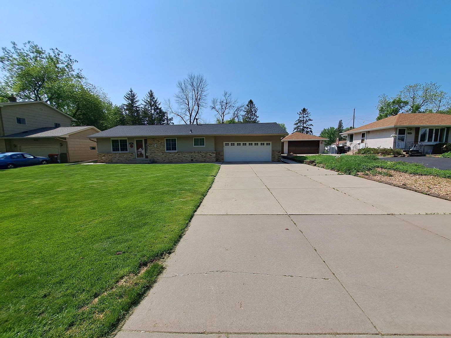 1446 Eldridge Ave E, Maplewood, MN 55109 | Zillow