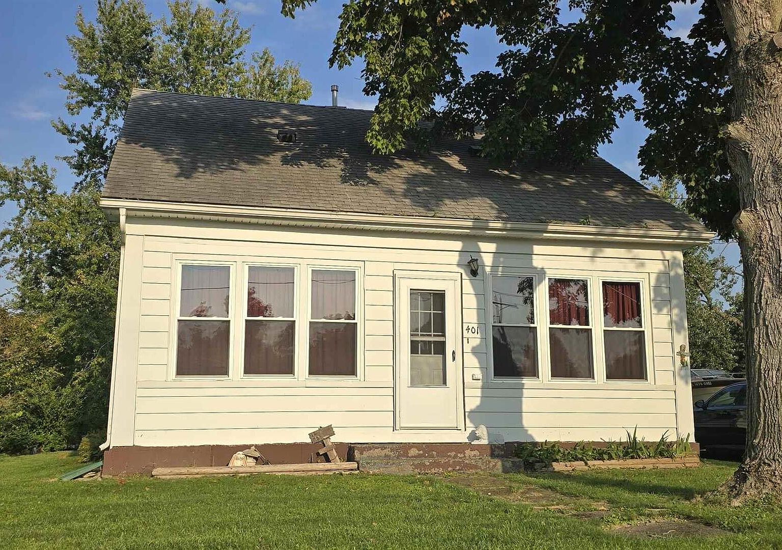 401 N 2nd St, La Harpe, IL 61450 | Zillow