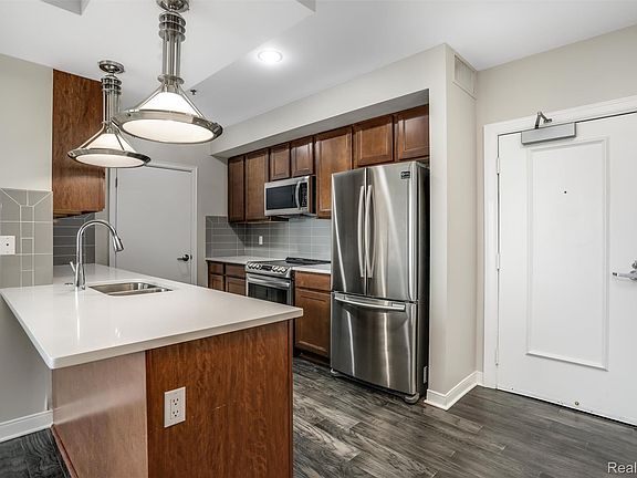 525 W Lafayette Blvd Unit 18E, Detroit, MI 48226 | MLS #20261002827 ...