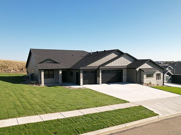 2112 Prairie Hawk Dr, Bismarck, ND 58503 | MLS #4024058 | Zillow