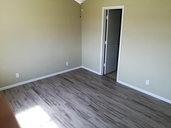 514 Stone Pointe Dr, Manhattan, KS 66503 | Zillow