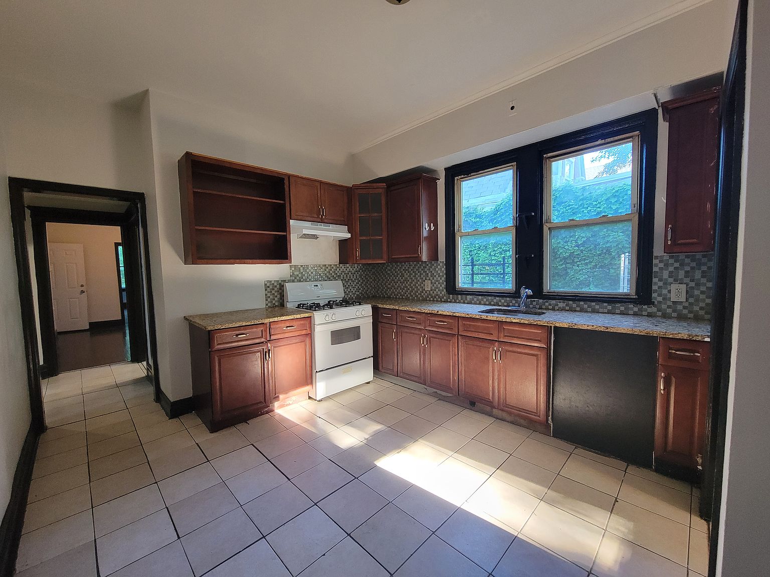 43 Treacy Ave #2E, Newark, NJ 07108 | Zillow